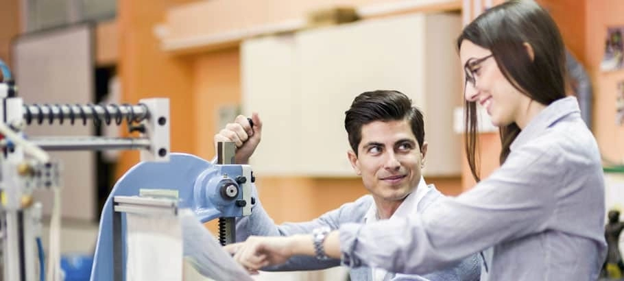 Top 10 reasons to study engineering degree in Australia - AECC